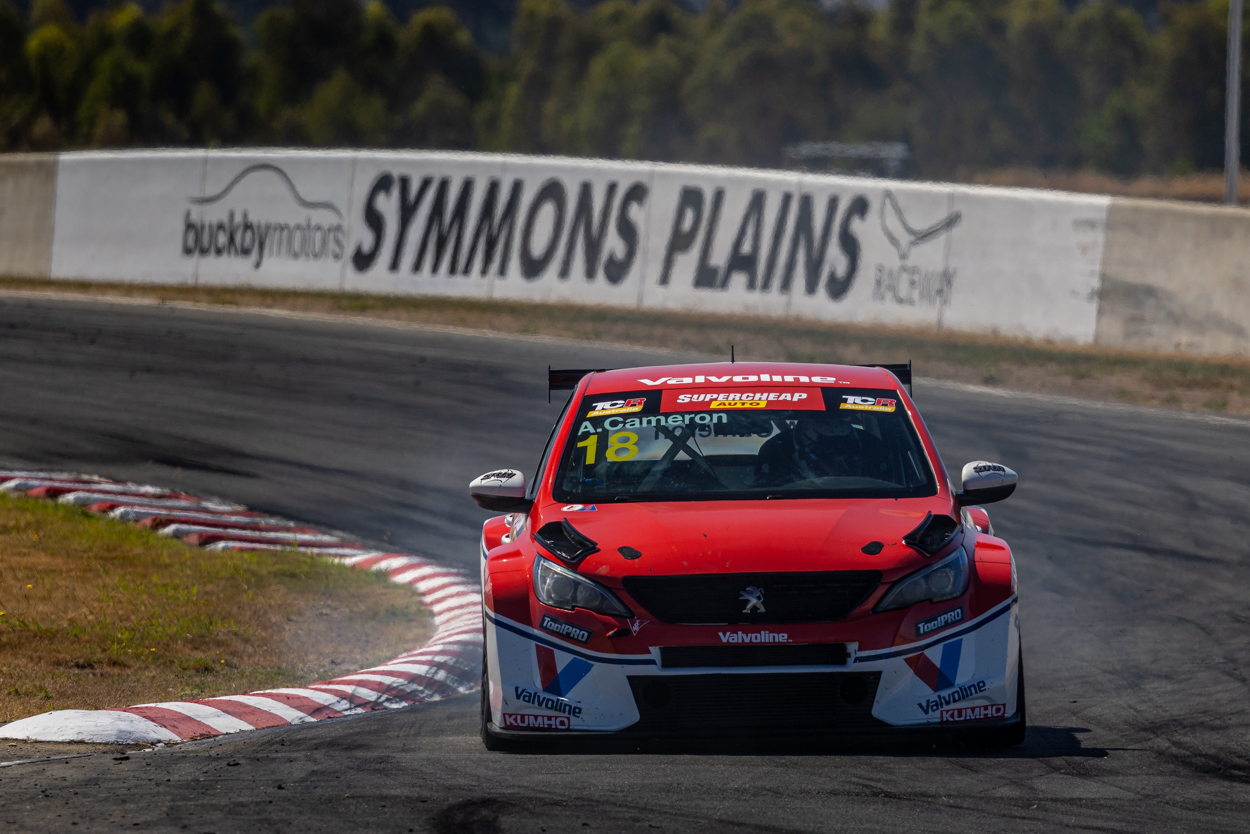 Cameron Regains Friday Supremacy in Practice 2 - Race Tasmania